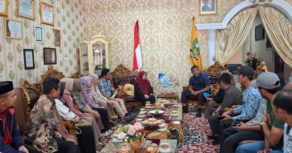 Bupati Ratnawati Terima Audiensi Asosiasi Peternak Ayam Petelur, Bahas ...